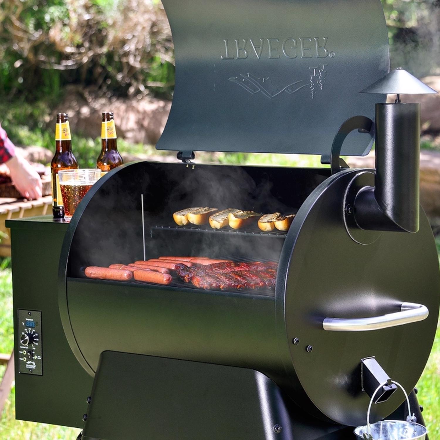 Traeger Pro Series 22 Wood Pellet Grill Bronze | Stine Home + Yard ...