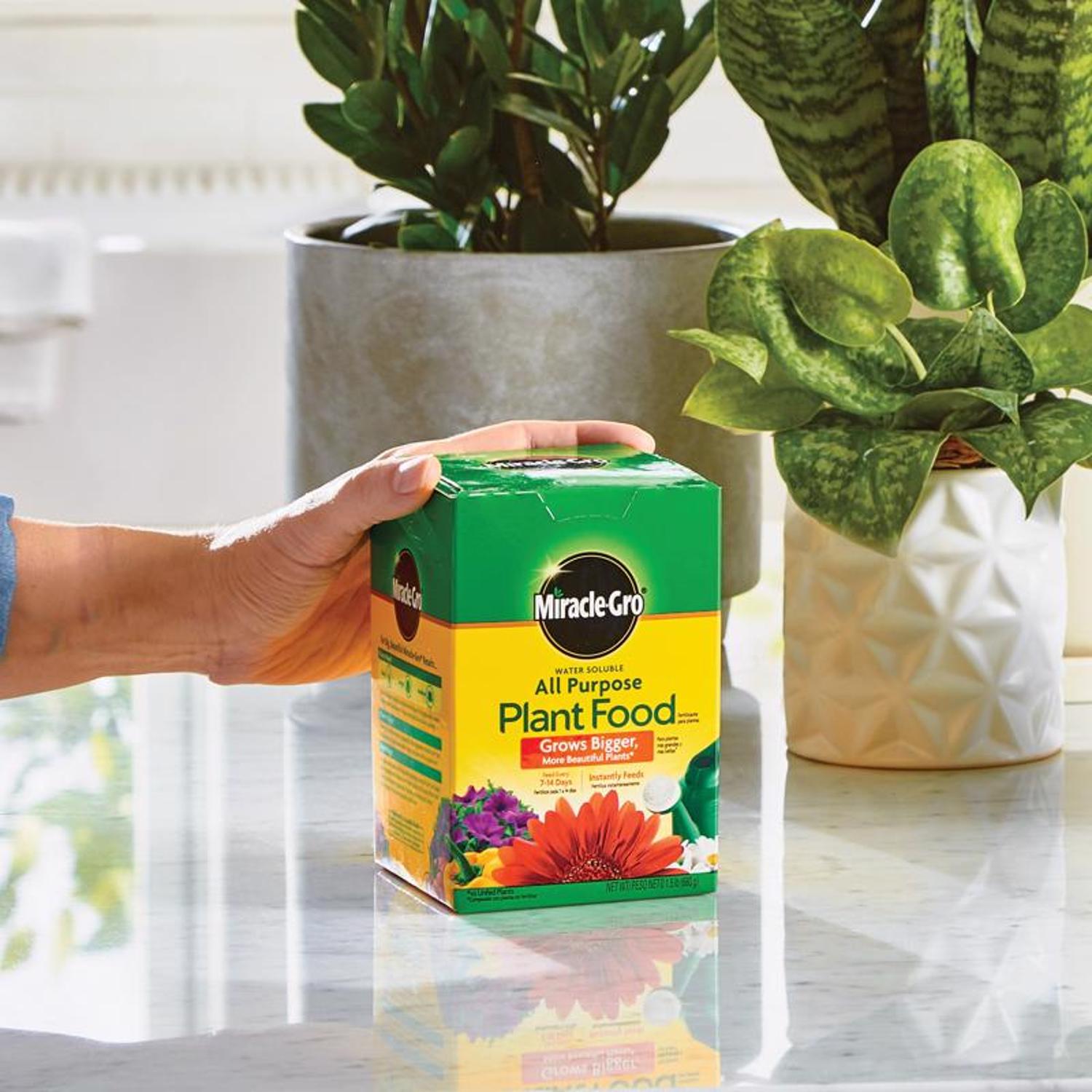 Miracle-Gro Powder Plant Food 1.5 lb | Stine Home + Yard : The Family ...