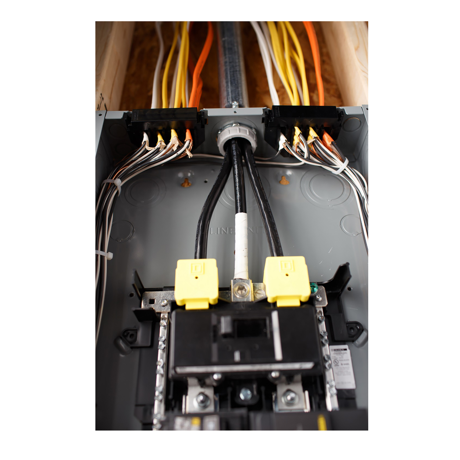 Square D 100 amps 120/240 V 20 space 40 circuits Combination Mount Load ...